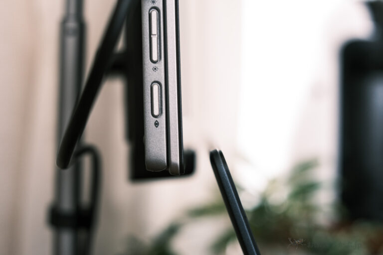 [かぶ] サンワサプライ モバイルモニター用伸縮アームスタンド PDA-STN69BKレビュー。